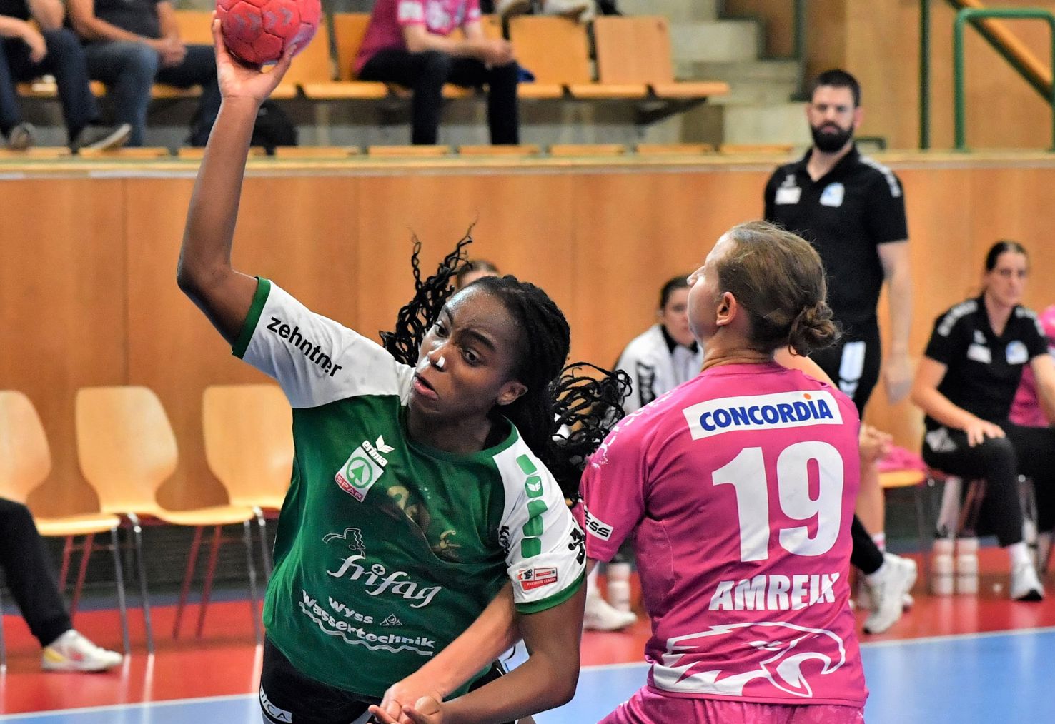 Clairebel Coker und Yara Mosimann verlängern beim LC Brühl Handball ...